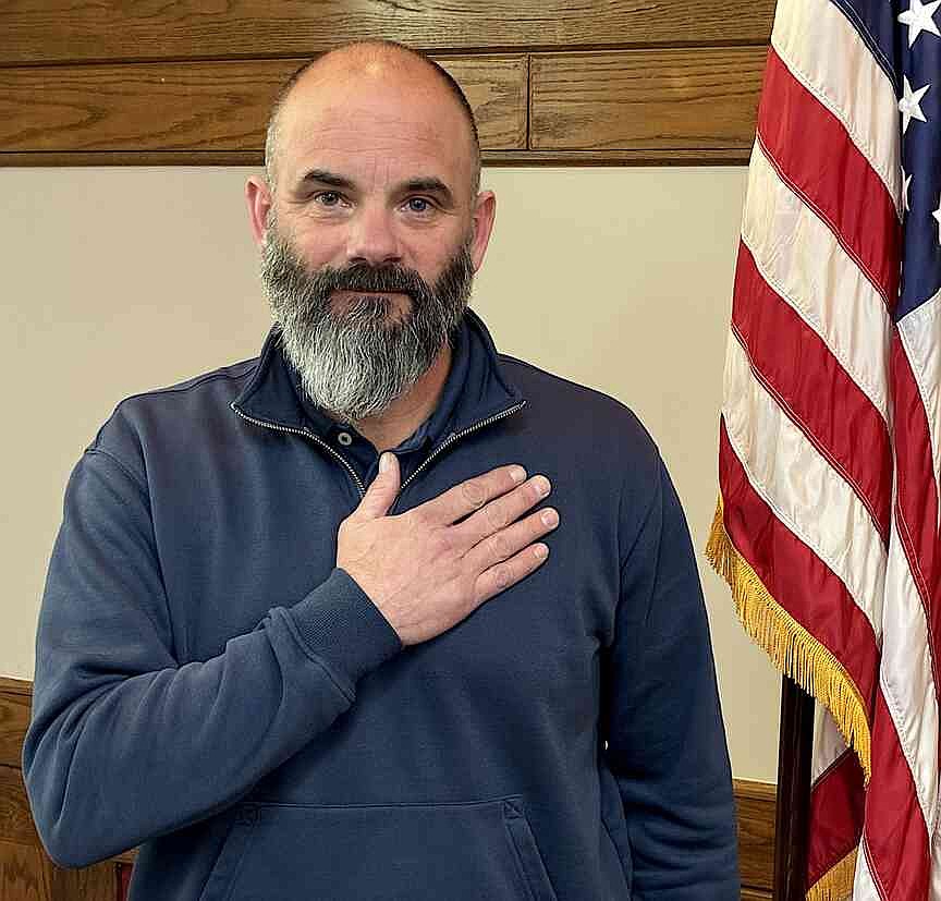Johnson sworn in as Decatur’s mayor | Westside Eagle Observer