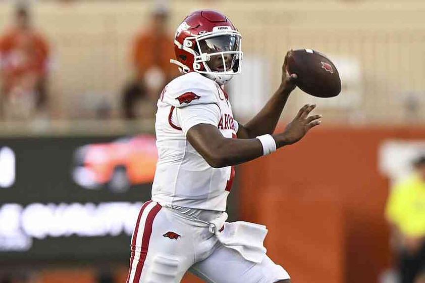 Arkansas Razorbacks revamp quarterback room behind KJ Jackson | Hot ...