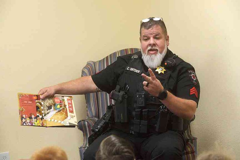 Snyder on story patrol | Northwest Arkansas Democrat-Gazette
