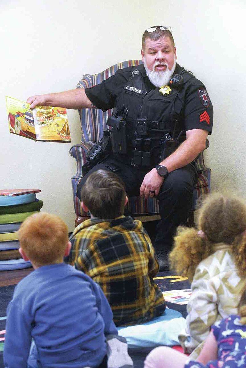 Snyder on story patrol | Northwest Arkansas Democrat-Gazette