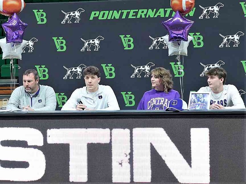 Van Buren’s McGhee to play volleyball at UAFS, other Pointers sign ...