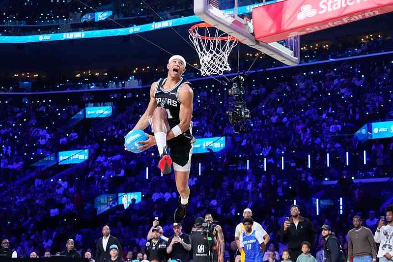 Heat’s Johnson tops rookie for slam dunk title | The Arkansas Democrat ...