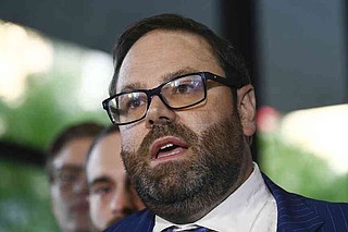 Attorney with connection to R. Kelly to represent Josh Duggar as ex ...