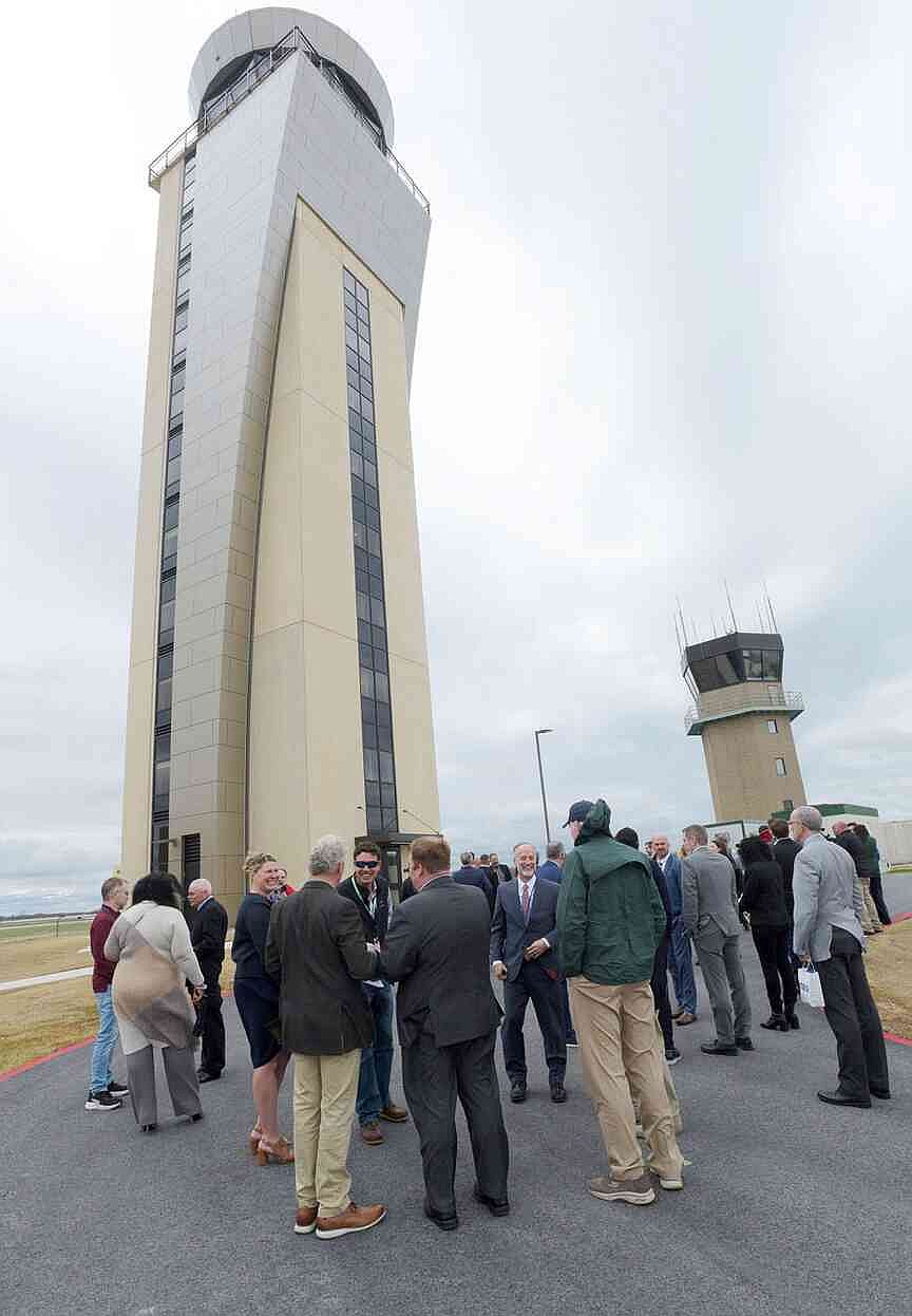 FAA director Bedford takes in the view at XNA’s new tower | The ...