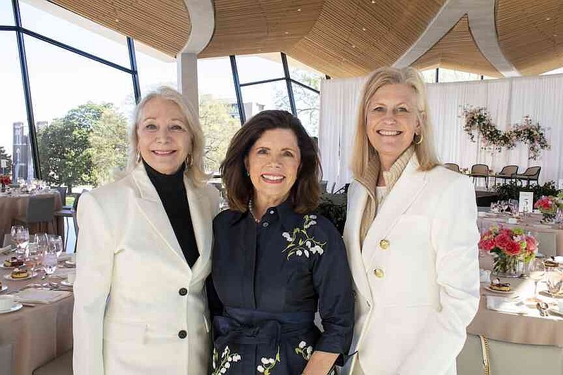 STRIKE A POSE: Dillard’s shows spring designs at sold-out Museum of ...