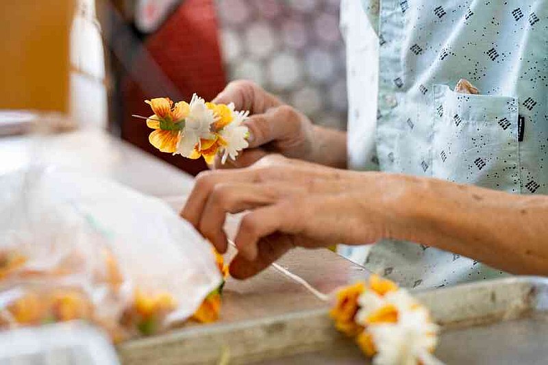 Hawaiian legislators seek to keep lei local | The Arkansas Democrat ...