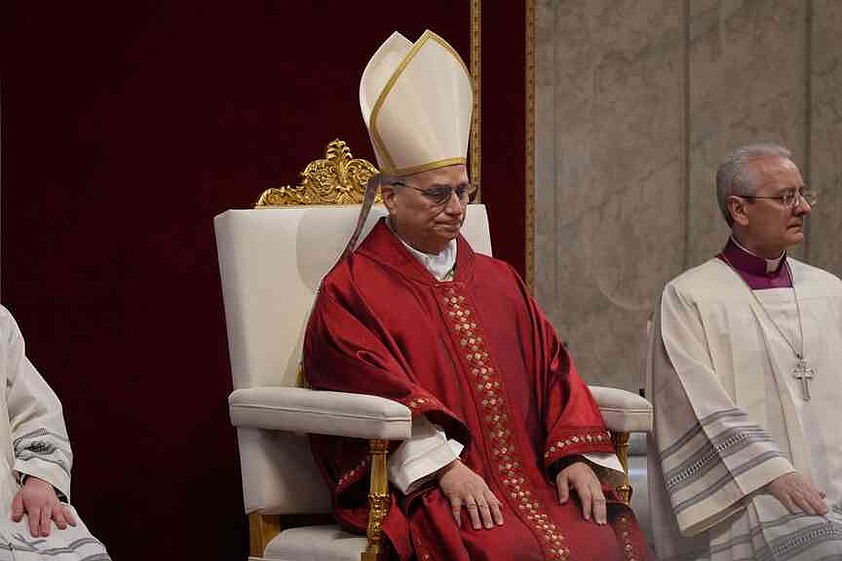 Pope carries cross to mark Good Friday | Northwest Arkansas Democrat ...