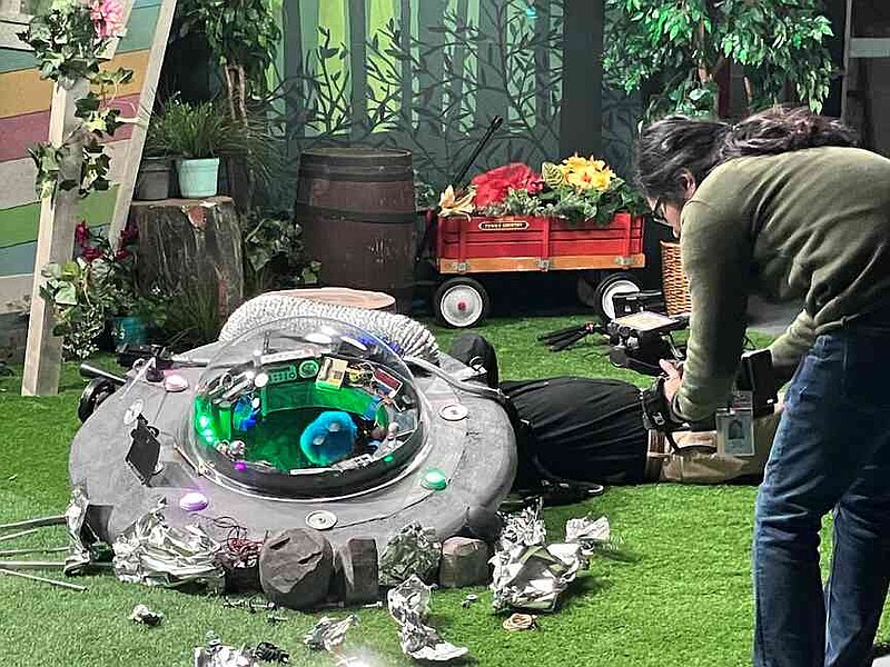 FILM SCENE | OPINION: Aliens encountered on Arkansas TV set ‘Blueberry ...