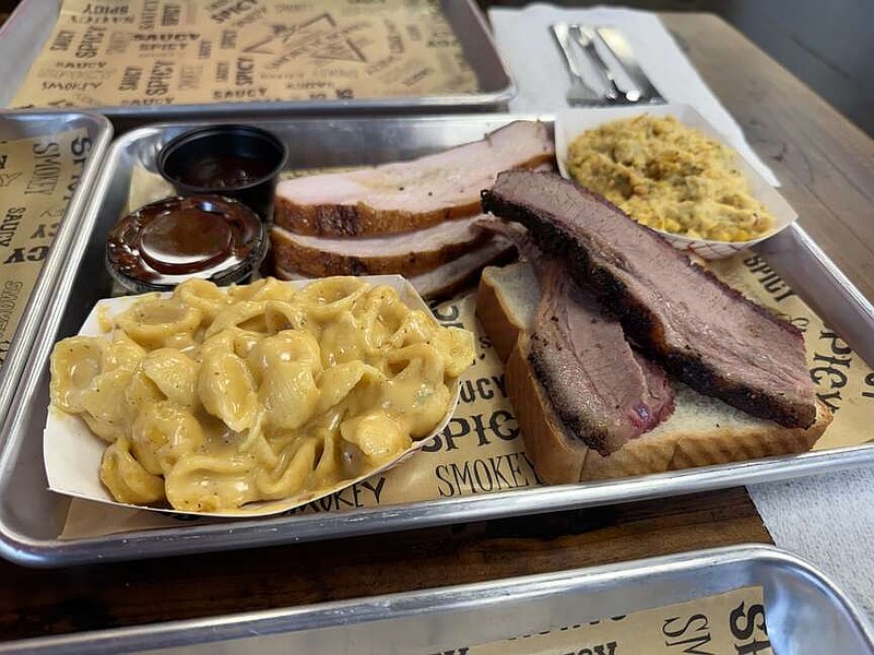 RESTAURANT REVIEW: Recently moved Smoke N’ Bones excels at some items ...