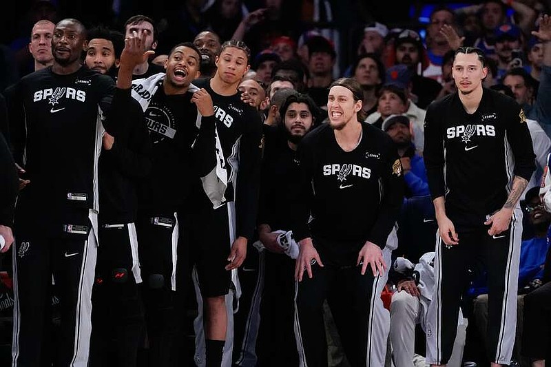 Spurs stay undaunted on road | The Arkansas Democrat-Gazette - Arkansas ...