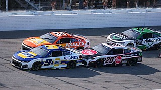 Bell driving one-handed for the next 6 weeks | Northwest Arkansas ...