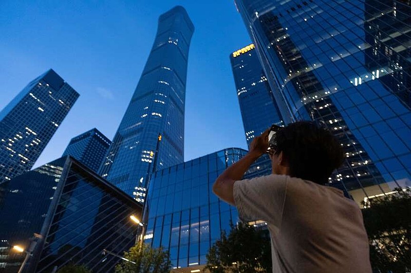 Plane hits building in China | Northwest Arkansas Democrat-Gazette