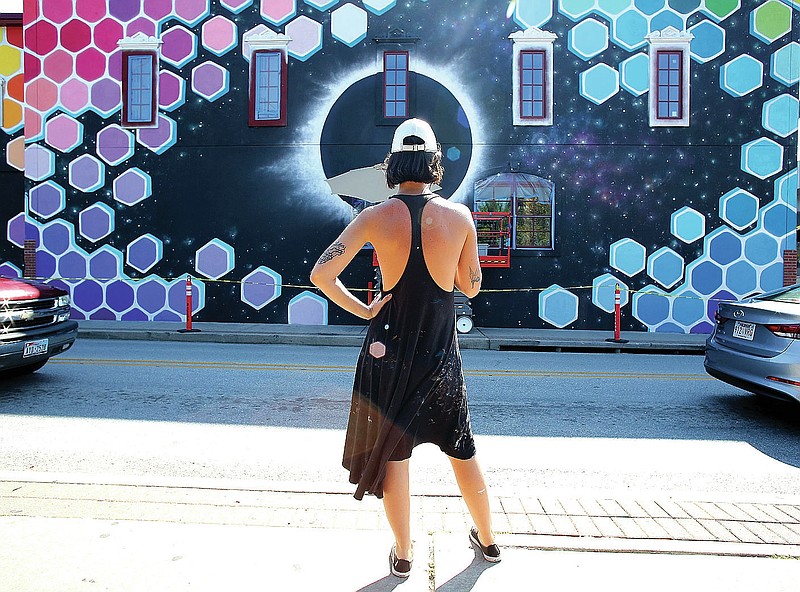 El arte imita el medio ambiente en Fayetteville | La Prensa Libre