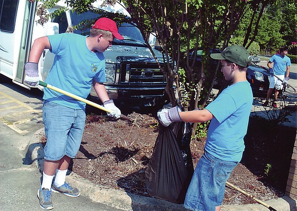 Team effort helps local scout complete Eagle Scout project | The ...