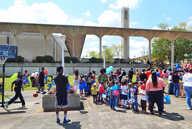 Police Easter Egg Hunt draws big crowd | Pine Bluff Commercial News