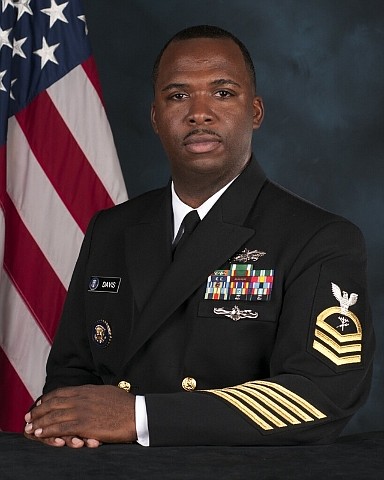 PB native to retire from Navy, White House post