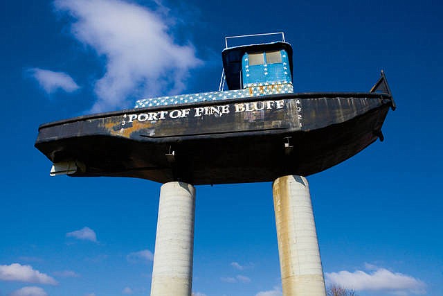Watco wins bid to continue port operations | Northwest Arkansas ...