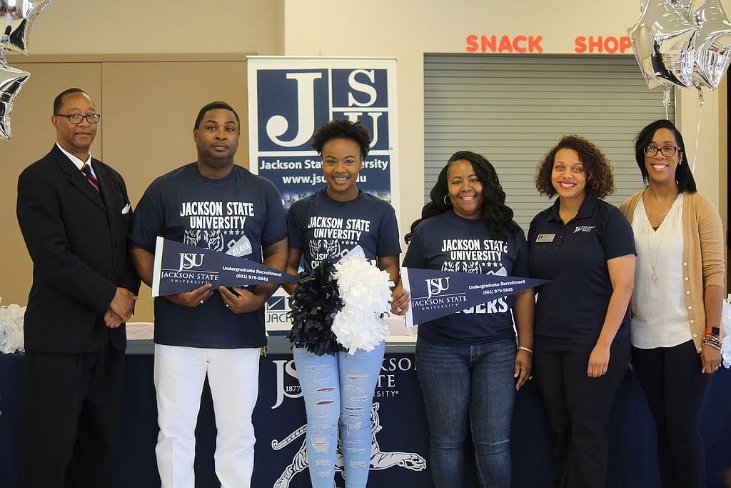 PBHS' Evans signs LOI to cheer at Jackson State | Pine Bluff Commercial ...