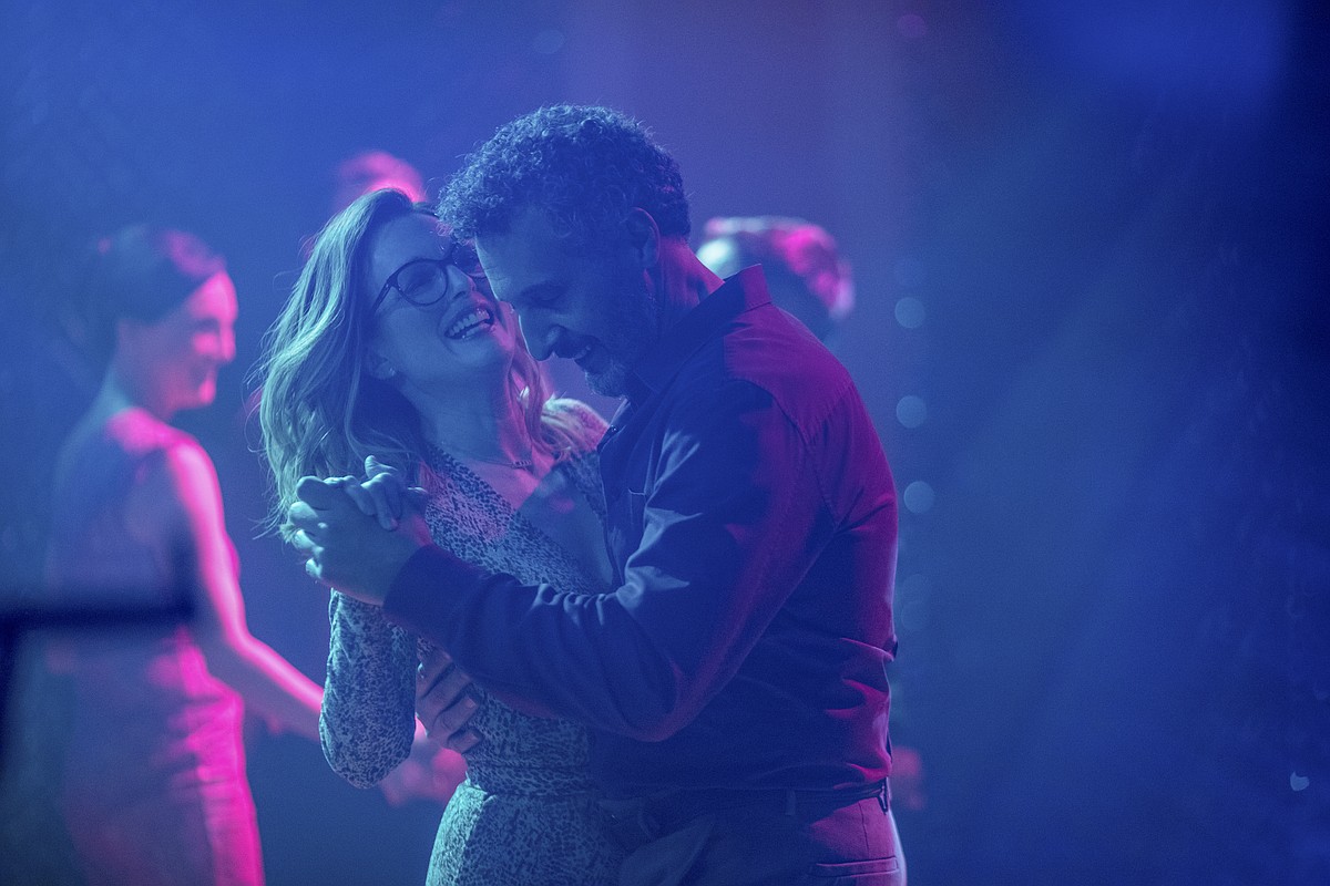 Movie review: Julianne Moore lights up the screen in ‘Gloria Bell ...