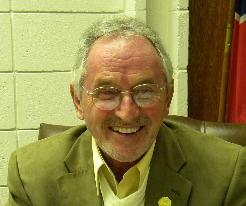 Cleveland: Commissioner Thompson turns himself in at Bradley jail after ...