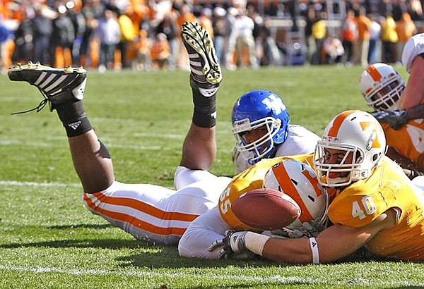 Vols senior linebacker Austin Johnson won't sit out | Chattanooga Times ...
