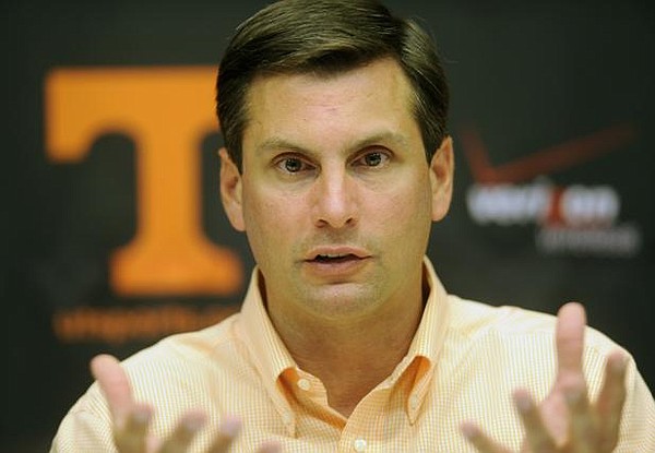 Derek Dooley talks to his team about standards | Chattanooga Times Free ...