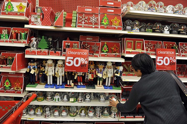 As holiday finish line approaches, stores extend hours | Chattanooga ...