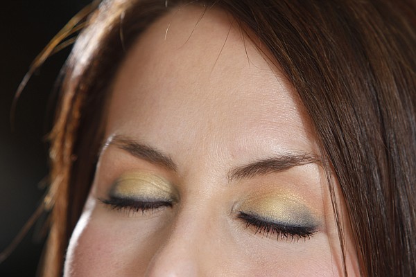 Vivid eye shadows complete spring's head-to-toe bold look | Chattanooga ...