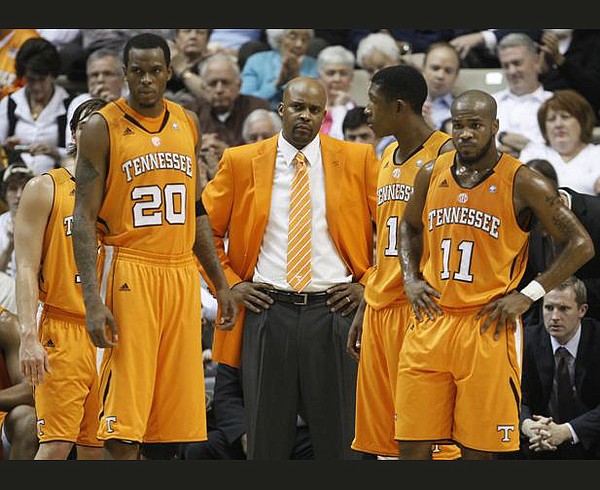 Tennessee's Trae Golden trying to shake slump | Chattanooga Times Free ...