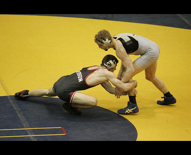 Wrestling Mocs win 37-7 at Maclellan Gym | Chattanooga Times Free Press