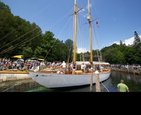 Chattanooga woman has hope brother's ship is still afloat in Tasman Sea ...