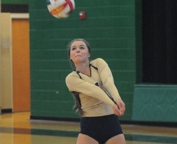 Former teammates Hannah Robertson, Katie DeLay excel as liberos ...