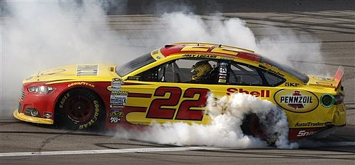 Joey Logano wins at Kansas to advance in title race | Chattanooga Times ...
