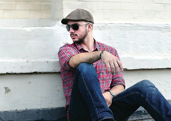 Soulful folk singer Alex Guthrie at World of Beer | Chattanooga Times ...