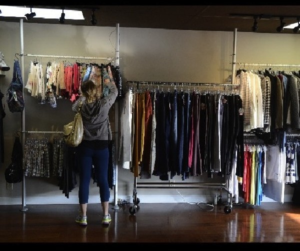 Neverending sale: North Shore store discounts high-end merchandise from ...