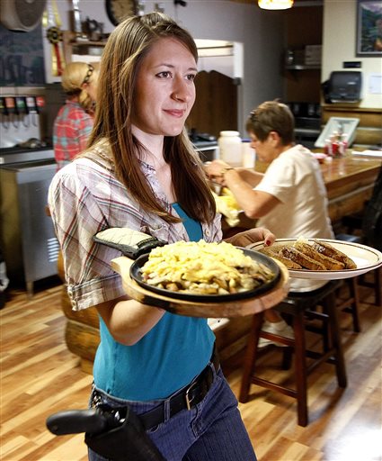 Waitresses at Colorado eatery carry loaded guns | Chattanooga Times ...