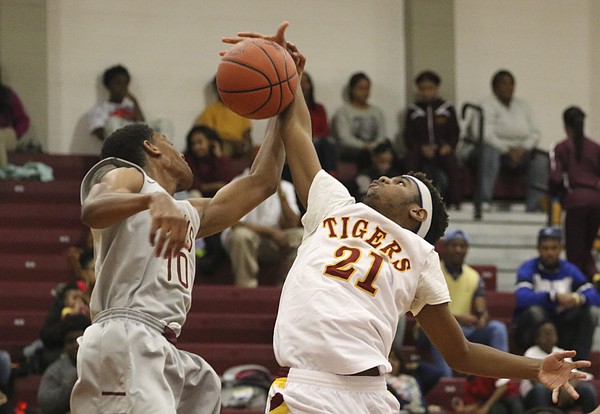 Tyner swarms Howard with 'D,' then 3s | Chattanooga Times Free Press