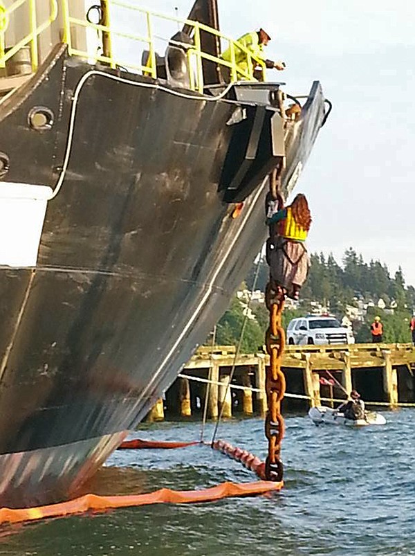 2 people chained to Shell ship north of Seattle | Chattanooga Times ...