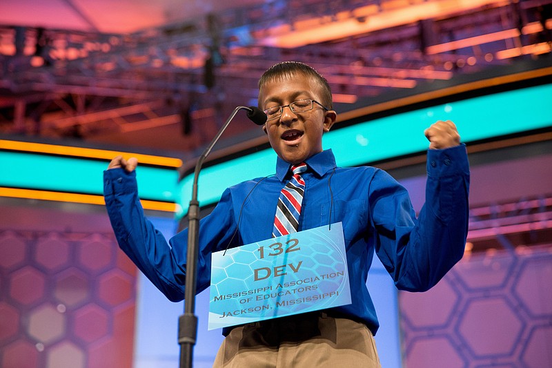 Down to the finish: 10 make finals in National Spelling Bee ...