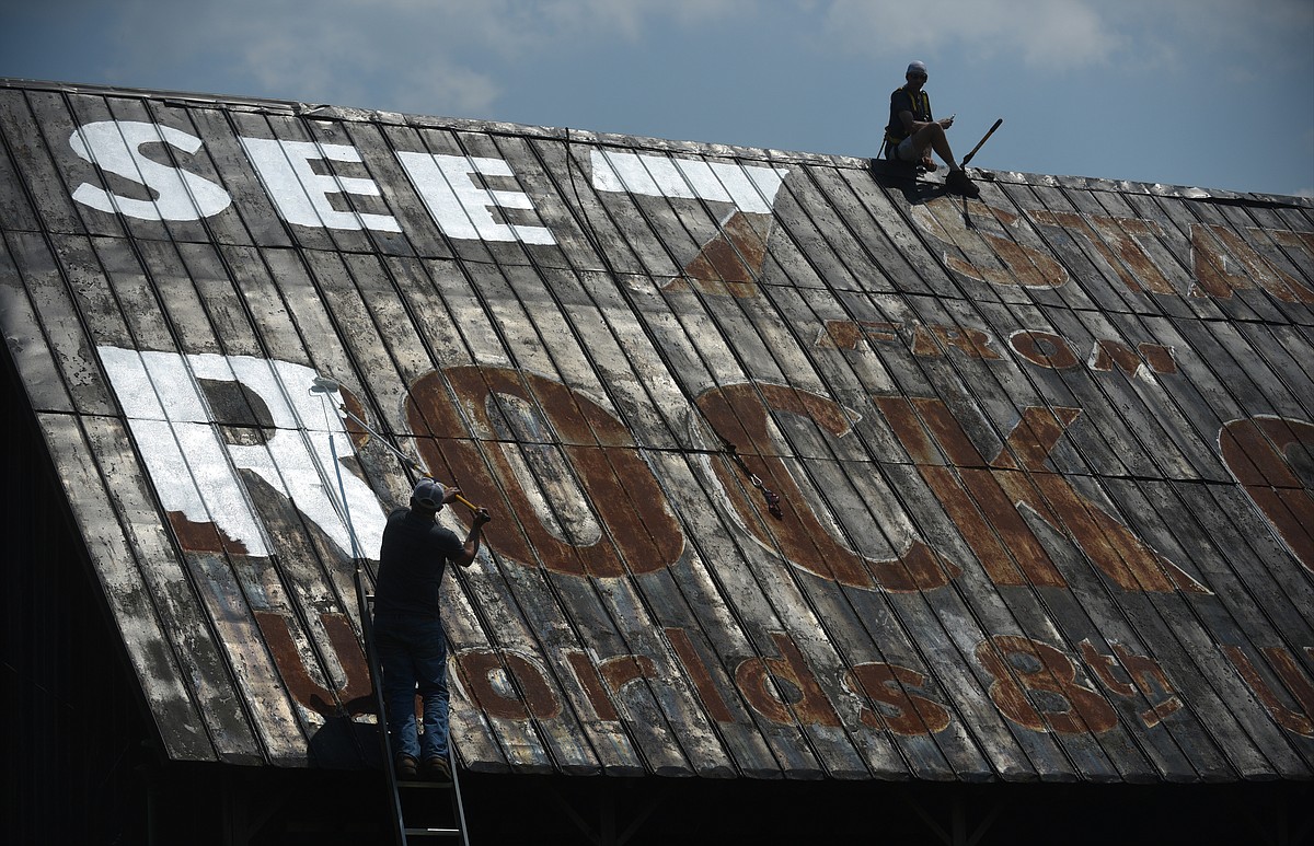 Barn bearing iconic "See Rock City" sign gets a fresh coat of paint ...