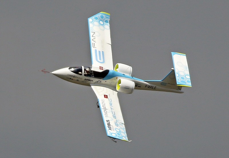 Hits at Paris Air Show: Vertical lift-off, tiny satellites ...