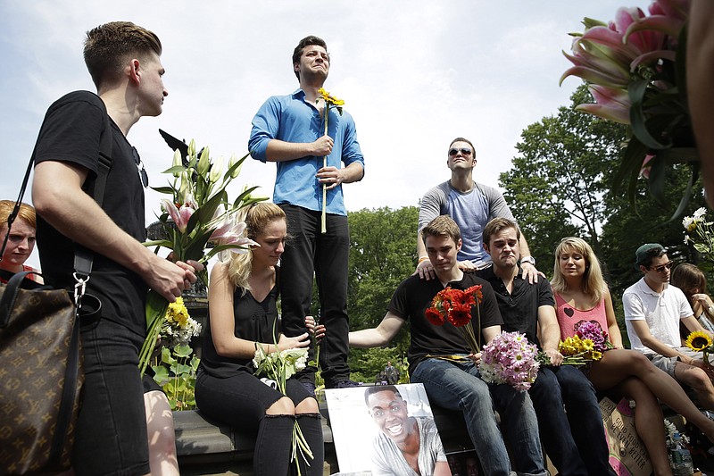 Memorial held in New York for Broadway actor who died at 21 ...