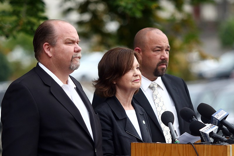 In Oregon visit, Obama will find grief but also resentment ...