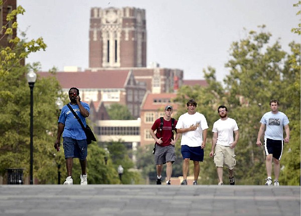 UT students march to support diversity, demand change | Chattanooga ...