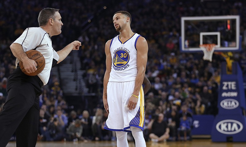 Warriors' Curry to miss game in Dallas with leg bruise | Chattanooga ...