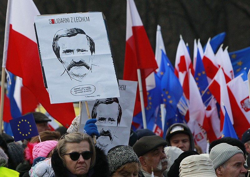 Poles protest against government, defend Walesa | Chattanooga Times ...