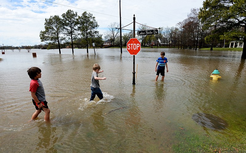 Rain continues in north Louisiana, flooding moves south | Chattanooga ...