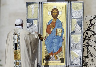 Pope celebrates outdoor Easter Mass; Vatican security tight ...