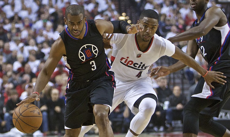 Paul leaves Game 4 with broken bone in right hand | Chattanooga Times ...