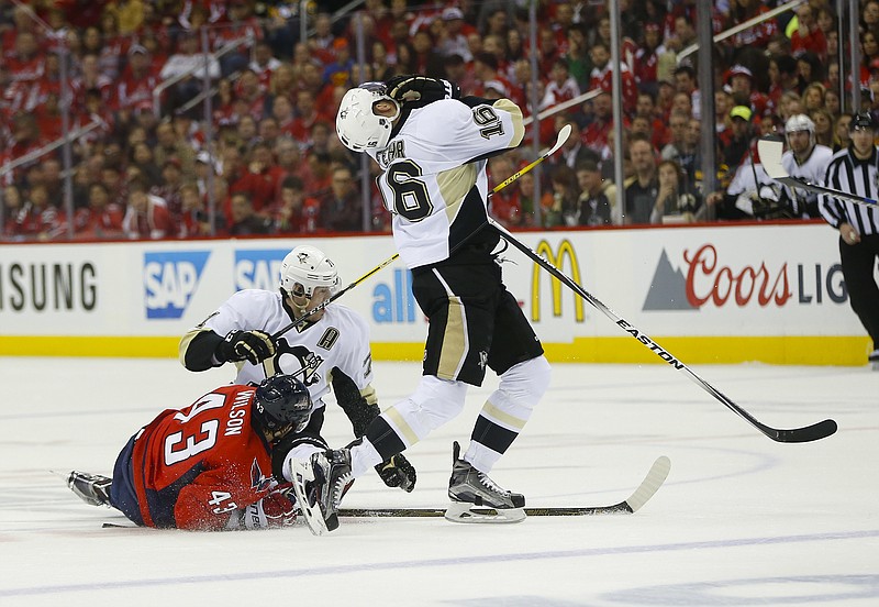 Fehr tiebreaker lifts Pens past Caps 2-1 to tie series 1-all ...